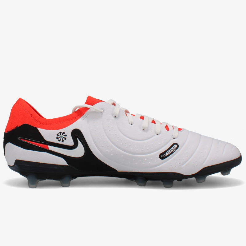 Football Boots | Classic Retro Football Kits | Vintage Football Shirts